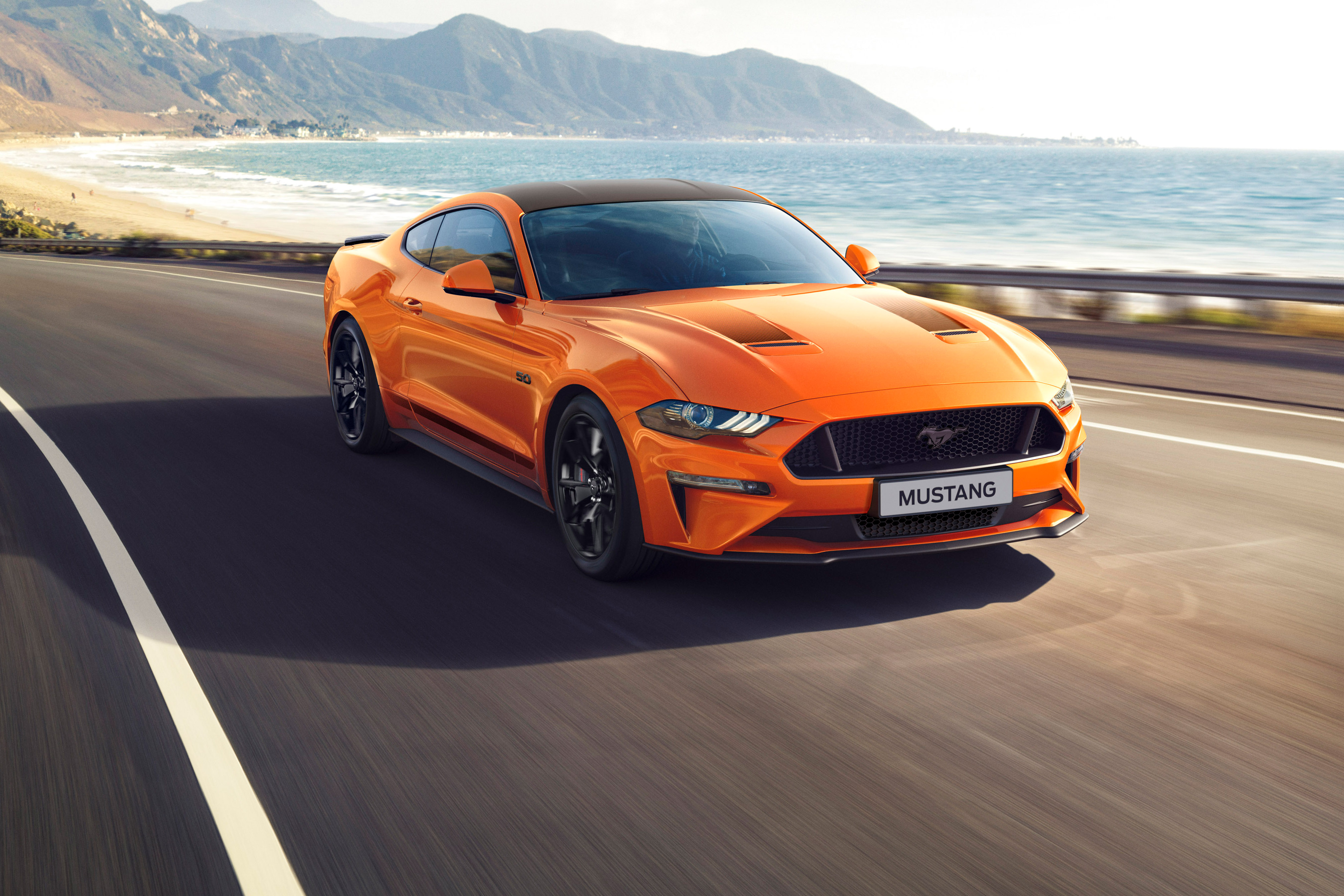 Ford představil speciální výroční Mustang 55 s motorem 5.0 V8